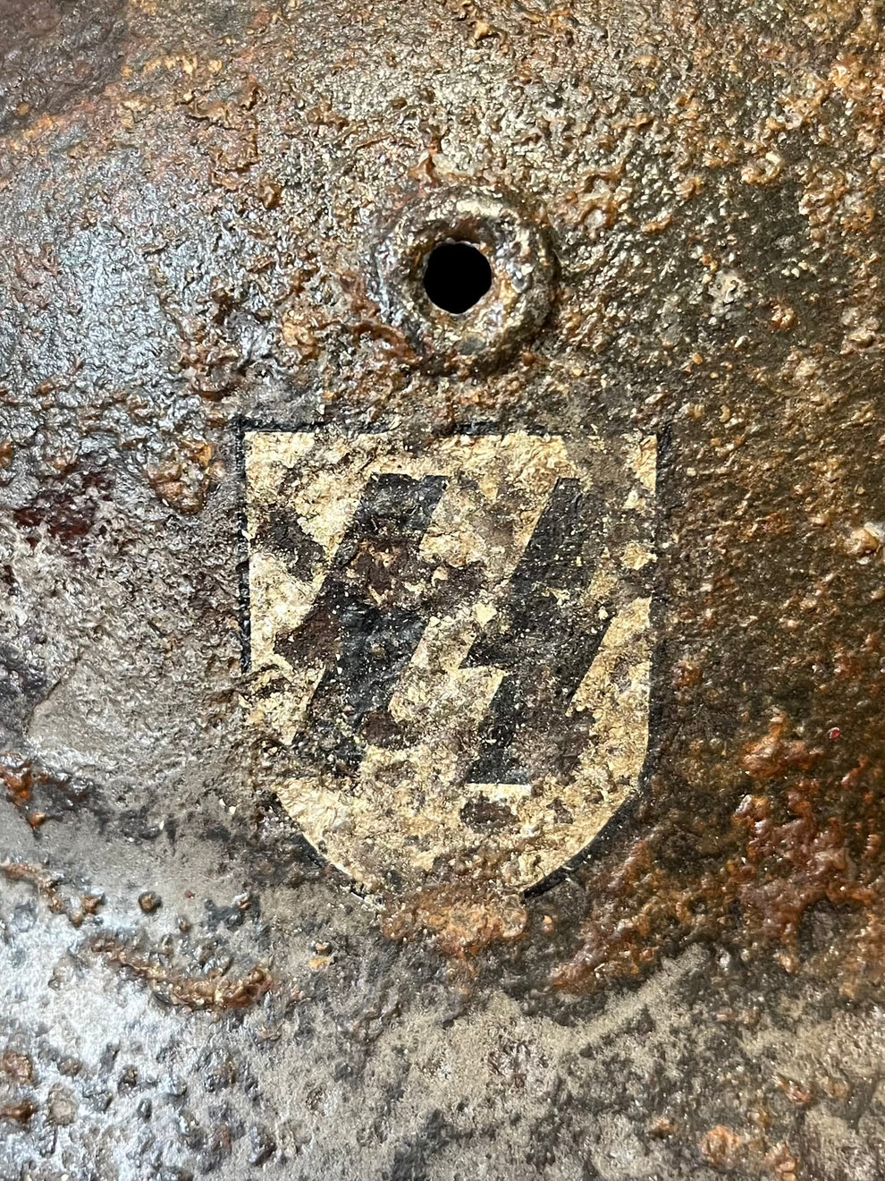 Original WW2 German Helmet Relic "Battlefield Pickup" Insignia Added ...